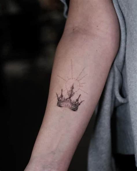 25 Captivating Crown Tattoos That Are Truly Works Of Art