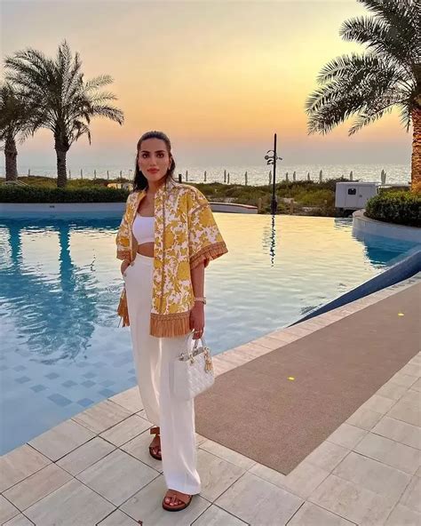 Pool Party Invite These 10 Style Essentials Are A Must For Chic