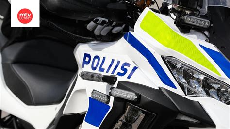 Viritetty Mopo Pakeni Poliisia Pyhäjoella Pyöräilevien Lasten Vierestä