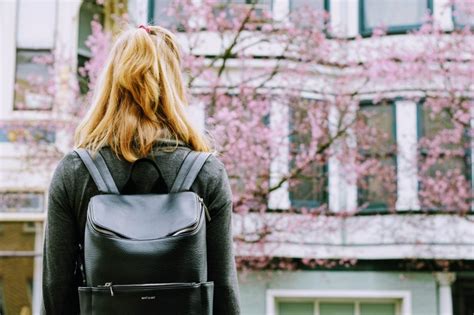 How To Help An Introvert Student To Be Happy And Thrive At School
