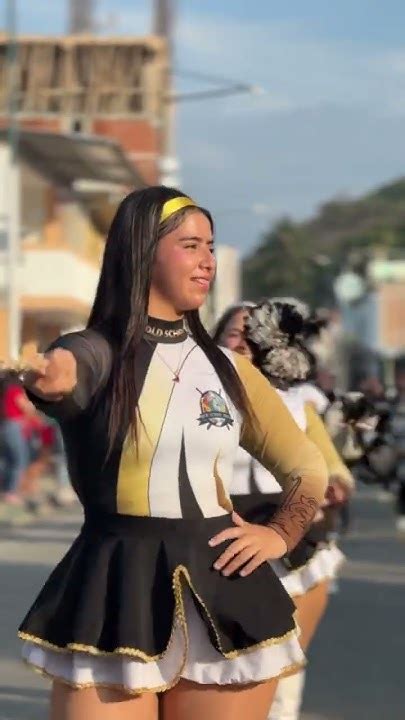 Eliana Anahí Anthonella Bastonera Viral Del Ecuador Desfile