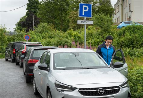 113 parkeringsbøter i Nyhavnsveien, men få vet hva de gjør galt.