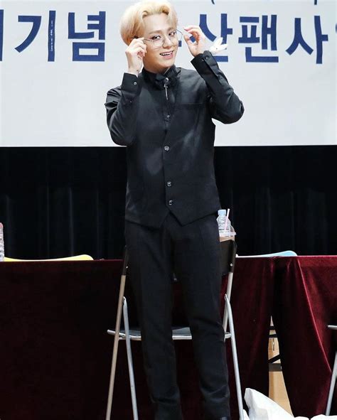 Pin By Roeha On Hwanwoong Hot Asian Men Asian Men Hot Asian