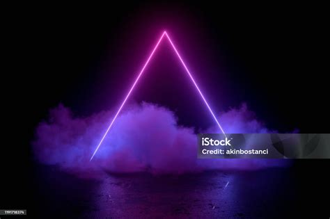 자외선 네온 조명 빈 프레임 우주 풍경 연기와 빛나는 터널 문 3d 추상적 인 배경 삼각형에 대한 스톡 사진 및 기타 이미지