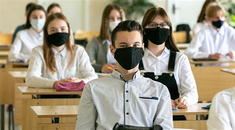 У Франківську діти відсьогодні пішли до школи Збруч