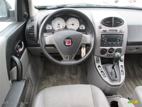 2004 Saturn Vue V6 Gray Dashboard Photo 94318394