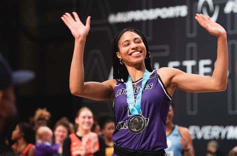 Isabelle Harrison Signs For Basketball Season 2