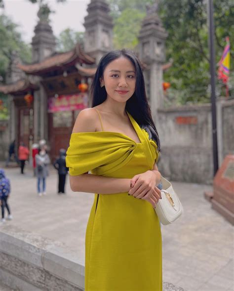 Hình Ảnh Văn Mai Hương Bikini Khoe Dáng Đẹp Cực Cháy