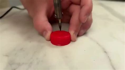 ویدئو روشی جالب و شگفت انگیز برای باز کردن قفل با چوب کبریت