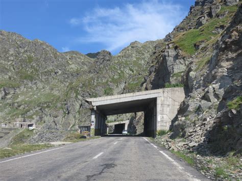 Guide To Driving The Transfăgărășan How Beautiful Life Is