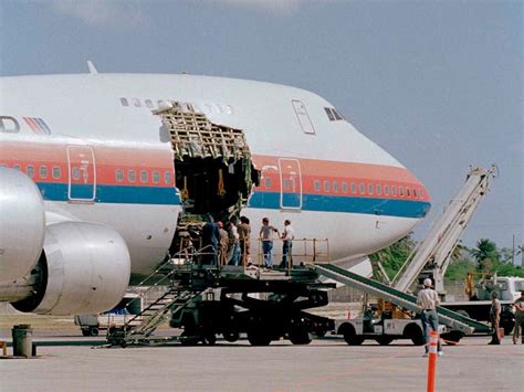 United Airlines Flight 811 When A Door Explosion Killed 9 Mid Flight