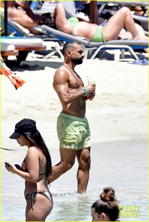 Soccer Star Mohamed Salah Bares Ripped Body At The Beach In Greece