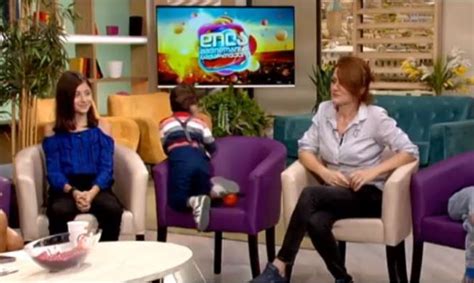 🎥 ნახეთ ოჯახი რომლის 3 წევრი დედა მამა და შვილი ერთსა და იმავე დღეს