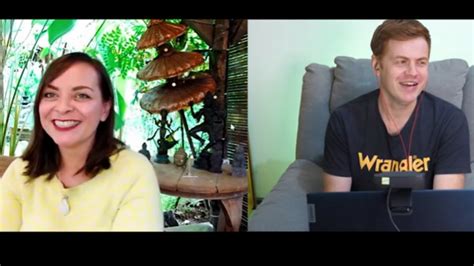 Foto Viral Cewek Bule Lancar Bahasa Jawa Jadi Sinden