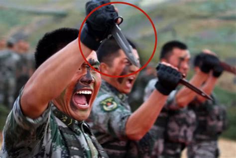 为啥军人都喜欢反握匕首，而不法分子却正握？原来我们都搞错了！ 刀尖