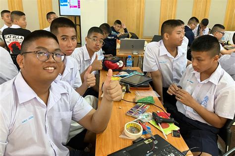 Stem And Robotics Camp สําหรับนักเรียนระดับชั้นมัธยมศึกษาตอนต้น วชิราวุธวิทยาลัย วันที่ 11 ธันวาคม