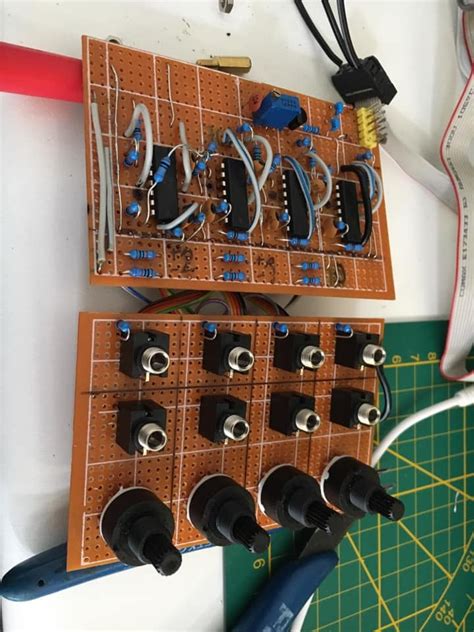 Eurorack Quad Octave Switch Relectronics