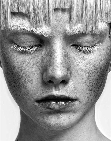 Pin By E T H U R I O N On ᴹ ᴼ ᴺ ᴼ ᶜᴴ ᴿ ᴼ ᴹ ᴱ Editorial Makeup