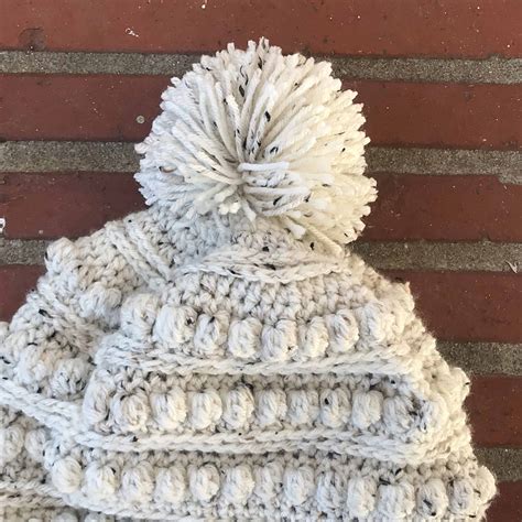 Make The Perfect Pom Pom ~ Crochet Photo Tutorial Stardust Gold Crochet