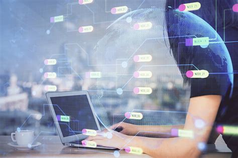 컴퓨터 및 데이터 테마 홀로그램 드로잉에서 작업하는 여성의 손의 멀티 노출 기술 개념 개념에 대한 스톡 사진 및 기타 이미지 개념 공부 네트워크 보안 Istock