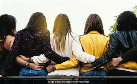 International Women S Day More Women Swiping Right Online To Find Friends