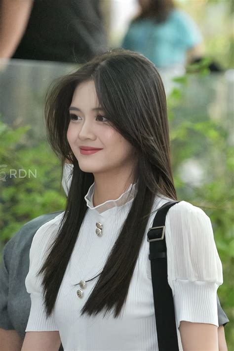 Pin oleh Fhilan Khoir di Simpan Cepat di 2025 | Orang cantik, Foto gadis cantik, Gadis cantik