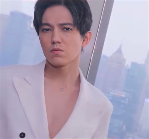 Dimash 🤍🔥 Beautiful Voice Singer Songwriting