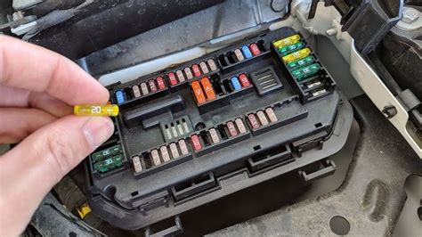 Bmw 3 Series Fuse Box