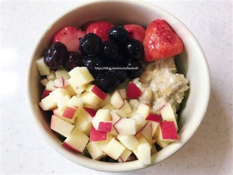 건강한 아침식사 오트밀 죽