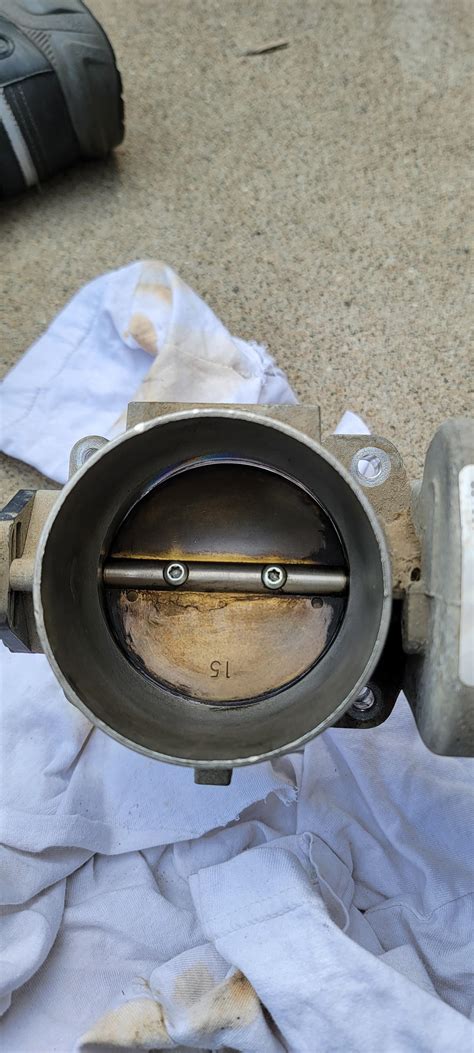 Is there supposed to be a gap for the throttle body. f150 05. : r ...