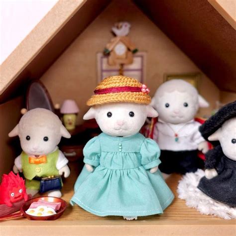 💜 퍼플 Purple 💜 On Instagram ⠀⠀⠀ 💙 하울의 움직이는 성 전에 만들었던 소피 의상을 다시 만들었어요🪡🧵 ⠀⠀⠀ シルバニアファミリー シルバニア