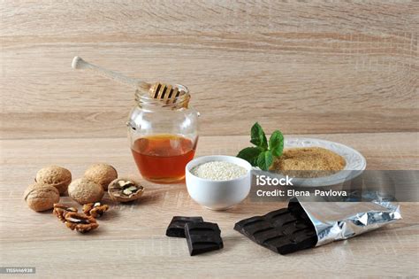 마른 식도게 요리하기 위한 세트입니다 프레임 꿀 지팡이 설탕 참깨 민트 쓴 초콜릿 호두집에서 과자를 만들기위한 갈색에 대한 스톡 사진 및 기타 이미지 Istock