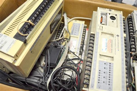1 Box Of Ab 2 Slc 150 Expansion Unit And 6 Slc 100 Programmable