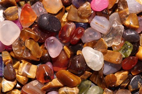 Schmucksteine Stock-Foto | Adobe Stock