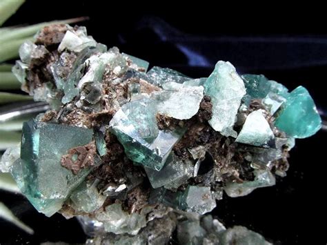 ★魅惑の逸品★神秘的美しさの結晶群★透明感抜群！強蛍光蛍石★限定1点物★蛍光フローライト結晶原石★【イングランド・ダイアナマリア鉱山産】