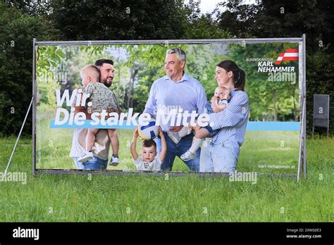 Nationalratswahl In Österreich 2024 Ein Wahlplakat Von Bundeskanzler