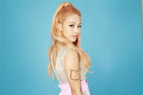 3 Hot Sexy Mintty Bikini Pics