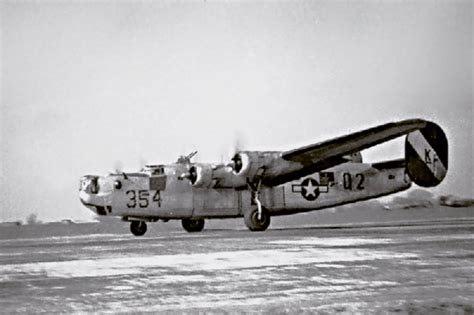 Asisbiz 42 51354 B 24j Liberator 8af 467bg790bs Q2k Nose Art Left Side