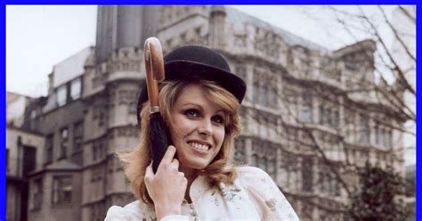 Magic Mac Sexy Joanna Lumley