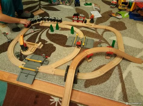 BRIO Игровой набор Железная дорога с подъемниками, переездами, грузами ...