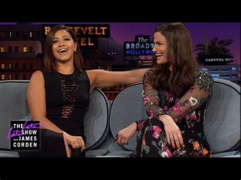 Idina Menzel Tells Gina Rodriguez How She Lost Her Virginity Ps Latina