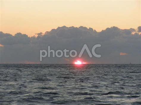 日の出・日本の海 No 3108005｜写真素材なら「写真ac」無料（フリー）ダウンロードok