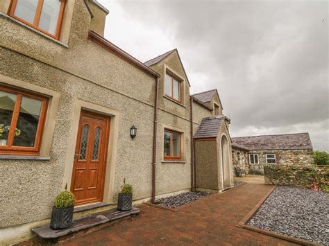 Caer Moel Caernarfon Dinas Self Catering Holiday Cottage
