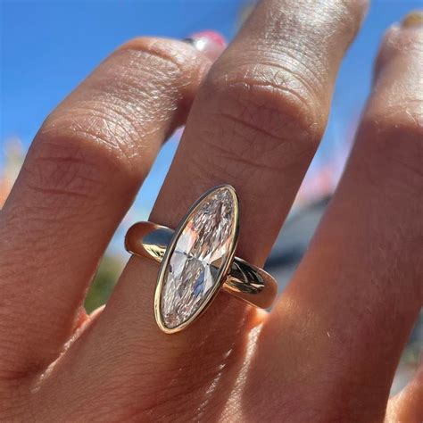201ct Moval Bezel Engagement Ring Bezel Engagement Ring Future Engagement Rings Moval