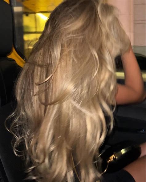 Lidia Cervos The Hind Crescent City Long Hair Styles Wavy Hair Long Blonde Hair