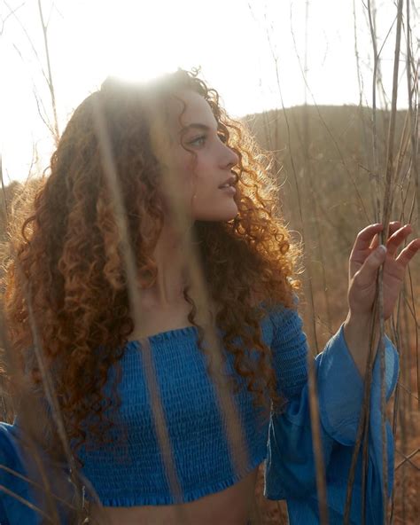 2002 Music Video Sofie Dossi