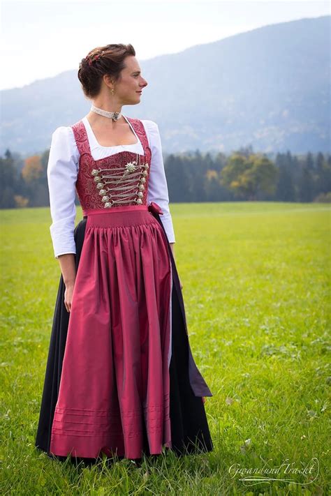 17 Best images about German Dirndl Dresses on Pinterest | Dirndl ...