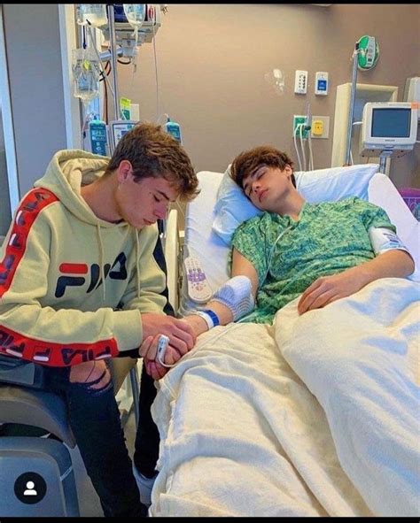 Pin By Pedro Eb On Gay Coupleshot Men Cute Gay Couples Cute Gay