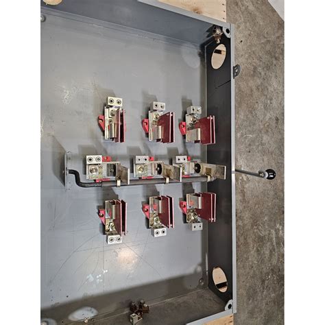 600 Amp Square D Double Throw Non Fusible Safety Switch Disconnect 600v