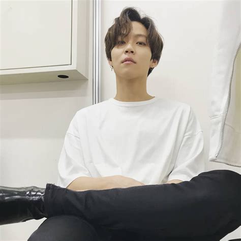 더로즈 The Rose On Instagram “ Therose Vocalist 더로즈 김우성 Woosung 🐺